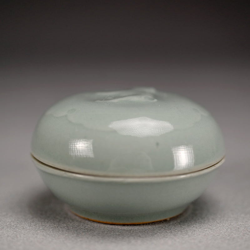 Dog Kogo Incense Case ー初代 諏訪蘇山 "猿 香合" / Suwa Sozan I – Kura Monzen Gallery