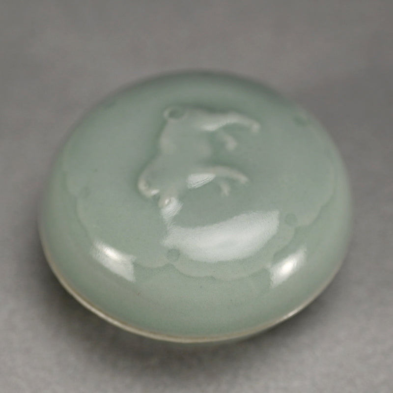 Dog Kogo Incense Case ー初代 諏訪蘇山 "猿 香合" / Suwa Sozan I – Kura Monzen Gallery